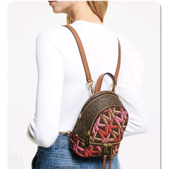 Michael Kors | Bags | Micahel Kors Signature Rhea Zip Mini Messenger ...